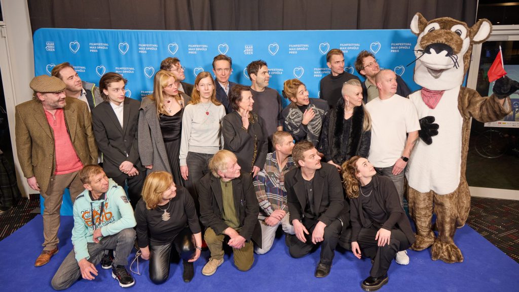 Laura Laabs über „Rote Sterne überm Feld“: „Den Spaten angesetzt und ...